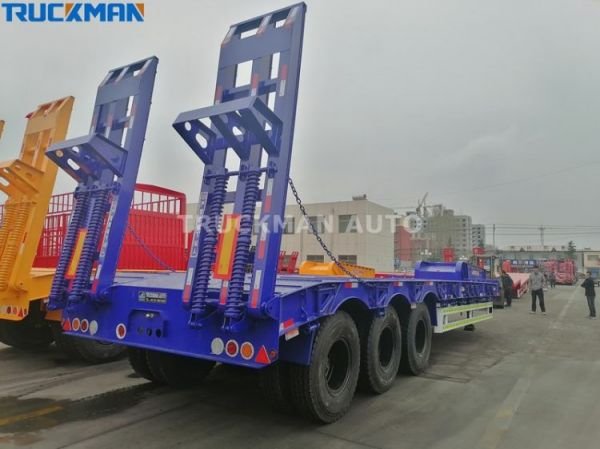 Remorque surbaissée à 3 essieux - Reliable Transport Solutions ...